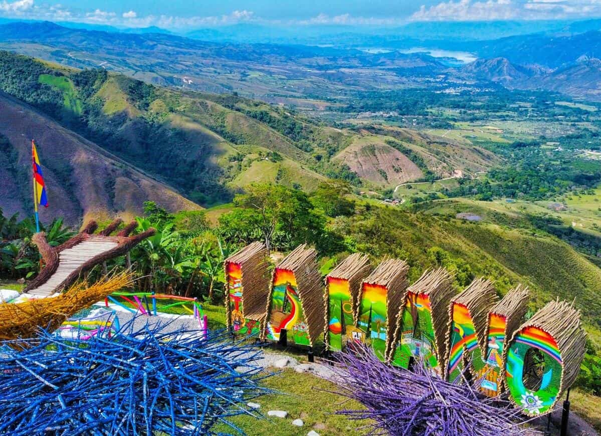 Mirador La Mano del Gigante 【 GIGANTE - HUILA 】 - Huila en Detalle